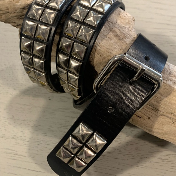 Hot Topic | Accessories | Hot Topic Unisex Black And Silver Pyramid ...